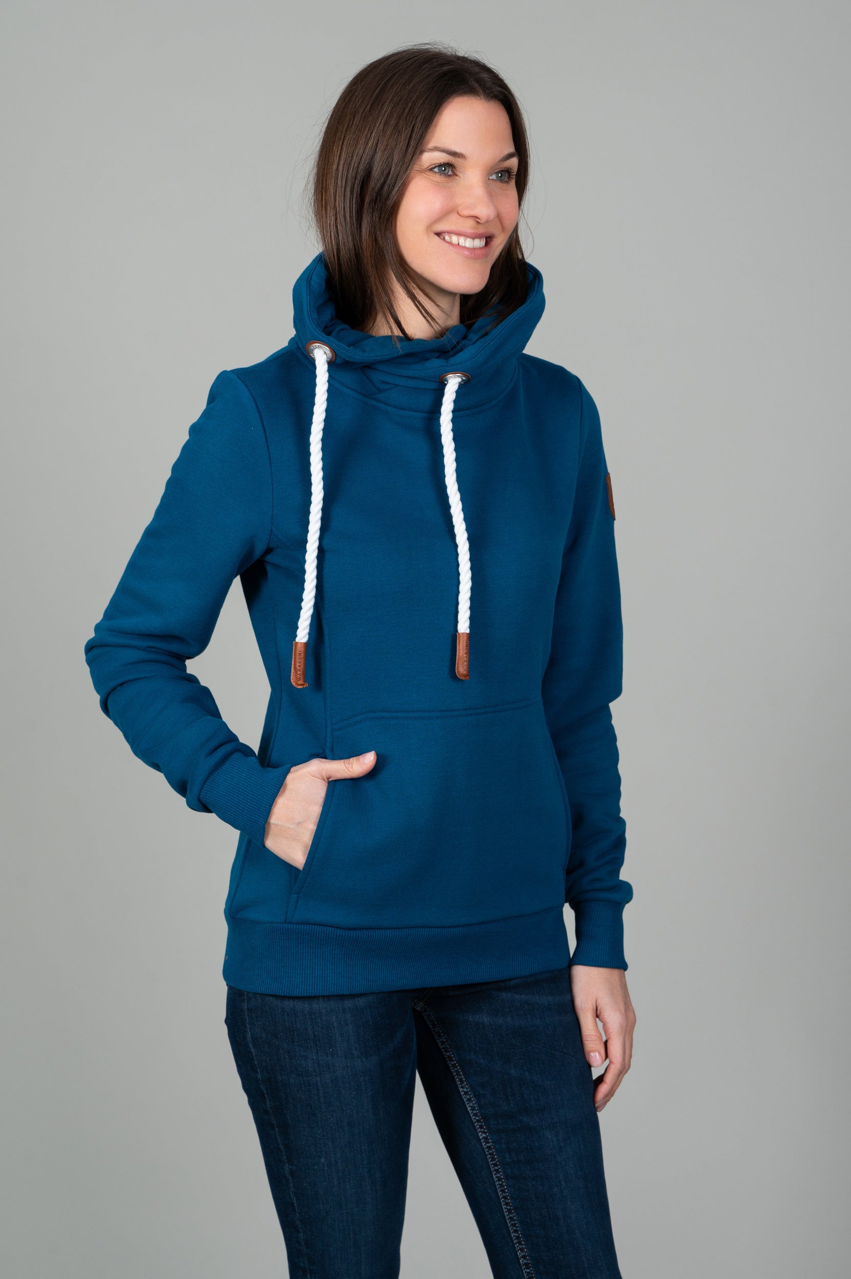 Dionne Real Teal Sweatshirt – Wanakome